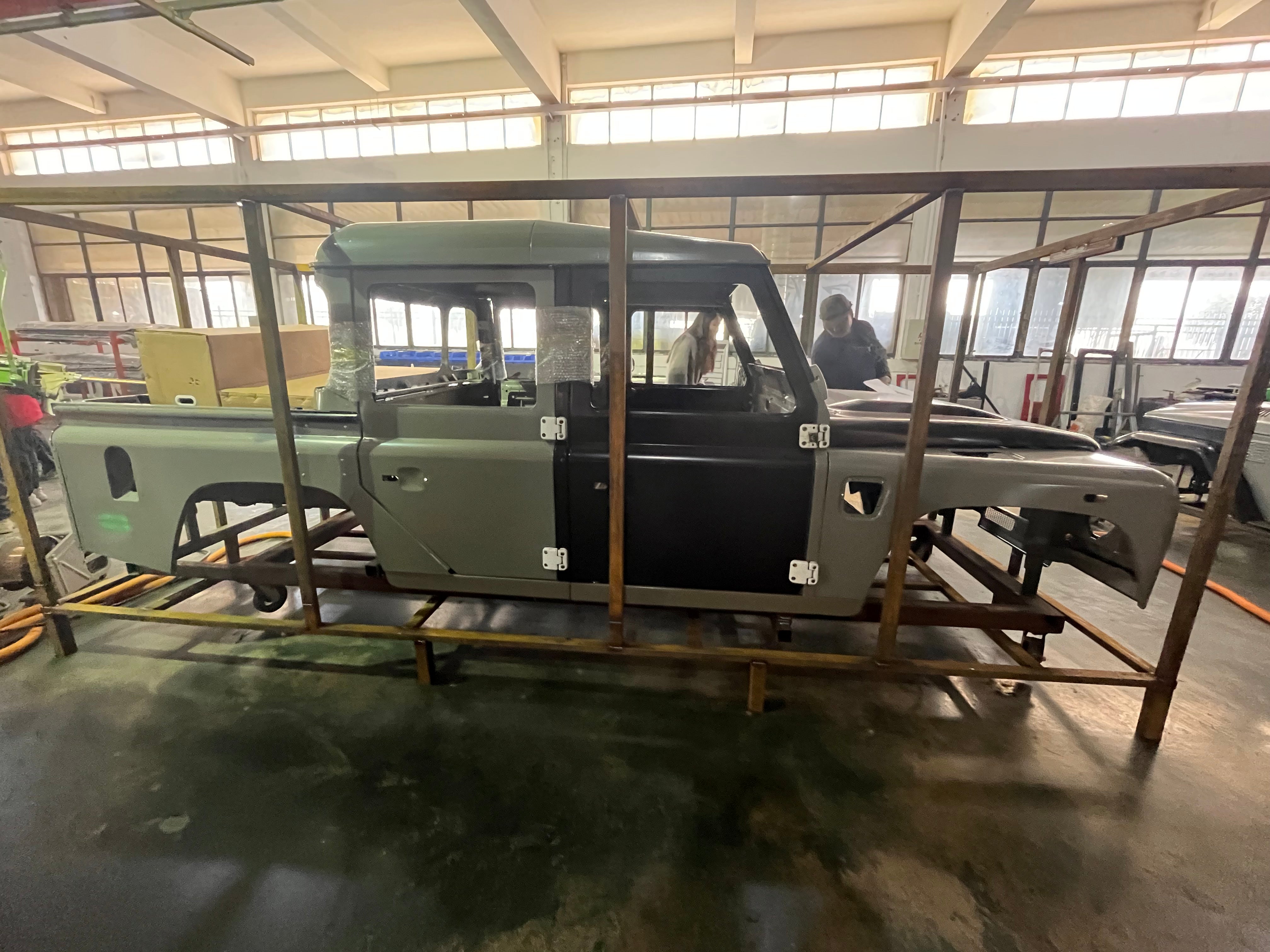 Land Rover Defender – Topnault Classic Car Parts